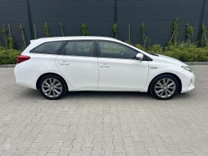 White Toyota Auris 2014 in Vilnius, with an engine capacity of 1.80 L and mileage of 239 thousand km for 9200 €, photo 14 on AUTOMOTO.COM.LV