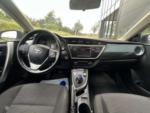 White Toyota Auris 2014 in Vilnius, with an engine capacity of 1.80 L and mileage of 239 thousand km for 9200 €, photo 36 on AUTOMOTO.COM.LV