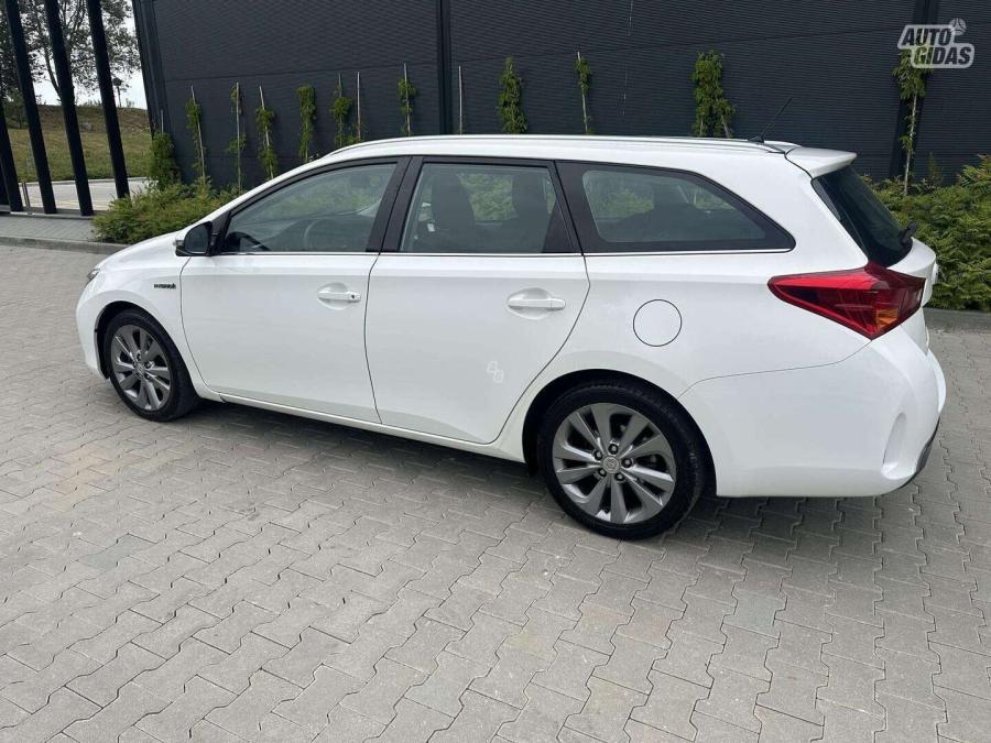 Balts Toyota Auris 2014 Viļņa, ar dzinēja tilpumu 1.80 L un nobraukumu 239 tūkst. km par 9200 €, foto 7 vietnē AUTOMOTO.COM.LV