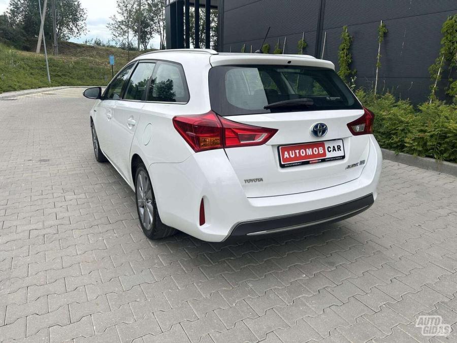 Balts Toyota Auris 2014 Viļņa, ar dzinēja tilpumu 1.80 L un nobraukumu 239 tūkst. km par 9200 €, foto 13 vietnē AUTOMOTO.COM.LV