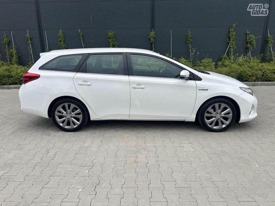 Balts Toyota Auris 2014 Viļņa, ar dzinēja tilpumu 1.80 L un nobraukumu 239 tūkst. km par 9200 €, foto 14 vietnē AUTOMOTO.COM.LV