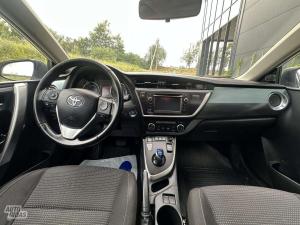 Balts Toyota Auris 2014 Viļņa, ar dzinēja tilpumu 1.80 L un nobraukumu 239 tūkst. km par 9200 €, foto 36 vietnē AUTOMOTO.COM.LV