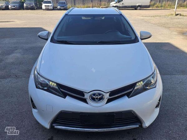 Balts Toyota Auris 2014 Viļņa, ar dzinēja tilpumu 1.80 L un nobraukumu 295 tūkst. km par 6900 €, foto 3 vietnē AUTOMOTO.COM.LV