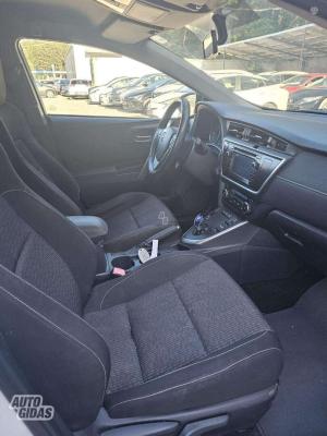 White Toyota Auris 2014 in Vilnius, with an engine capacity of 1.80 L and mileage of 295 thousand km for 6900 €, photo 15 on AUTOMOTO.COM.LV