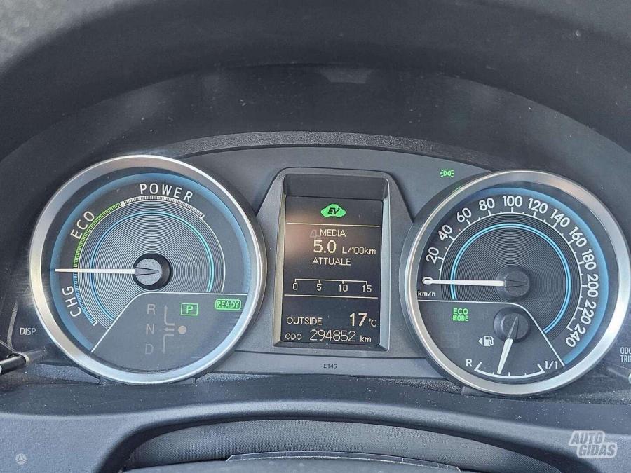 White Toyota Auris 2014 in Vilnius, with an engine capacity of 1.80 L and mileage of 295 thousand km for 6900 €, photo 22 on AUTOMOTO.COM.LV