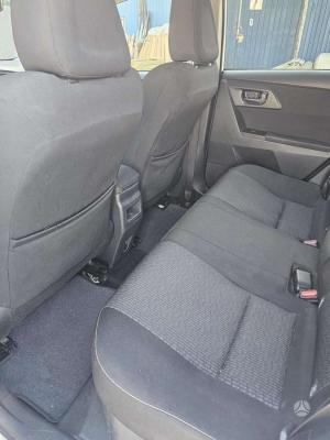 Balts Toyota Auris 2014 Viļņa, ar dzinēja tilpumu 1.80 L un nobraukumu 295 tūkst. km par 6900 €, foto 17 vietnē AUTOMOTO.COM.LV
