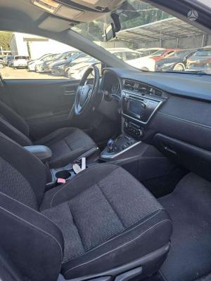 Balts Toyota Auris 2014 Viļņa, ar dzinēja tilpumu 1.80 L un nobraukumu 295 tūkst. km par 6900 €, foto 23 vietnē AUTOMOTO.COM.LV