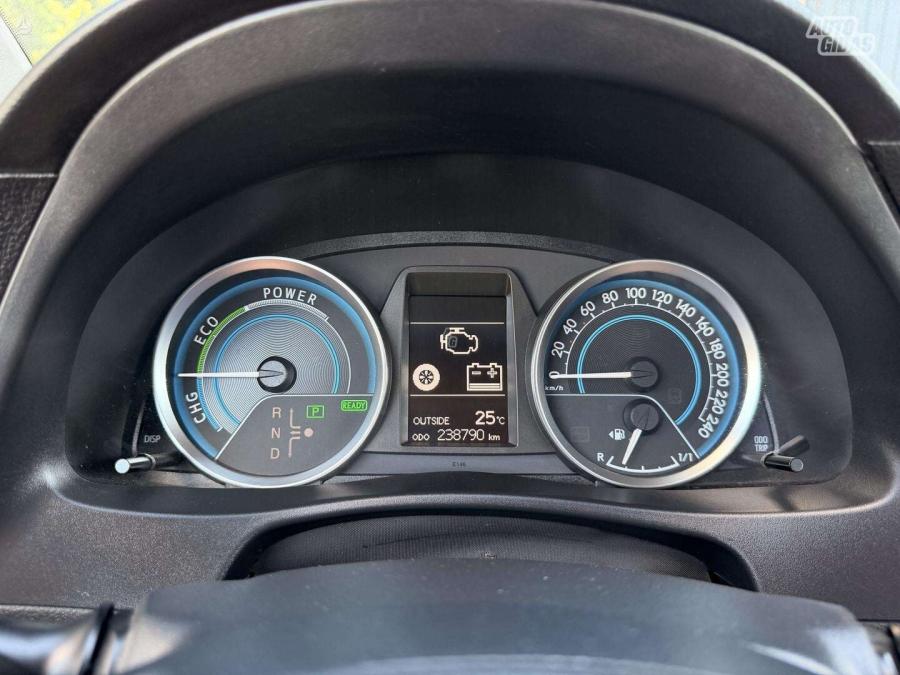 Balts Toyota Auris 2014 Viļņa, ar dzinēja tilpumu 1.80 L un nobraukumu 239 tūkst. km par 8950 €, foto 26 vietnē AUTOMOTO.COM.LV