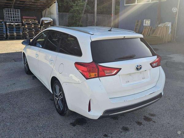 Balts Toyota Auris 2014 Viļņa, ar dzinēja tilpumu 1.80 L un nobraukumu 295 tūkst. km par 5950 €, foto 6 vietnē AUTOMOTO.COM.LV