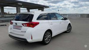 White Toyota Auris 2014 in Vilnius, with an engine capacity of 1.80 L and mileage of 215 thousand km for 7200 €, photo 4 on AUTOMOTO.COM.LV