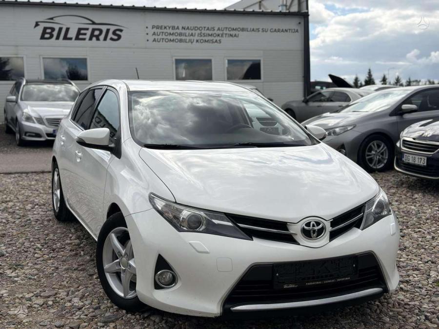 Balts Toyota Auris 2014 Utena, ar dzinēja tilpumu 1.36 L un nobraukumu 280 tūkst. km par 4190 €, foto 1 vietnē AUTOMOTO.COM.LV