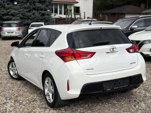 Balts Toyota Auris 2014 Utena, ar dzinēja tilpumu 1.36 L un nobraukumu 280 tūkst. km par 4190 €, foto 5 vietnē AUTOMOTO.COM.LV