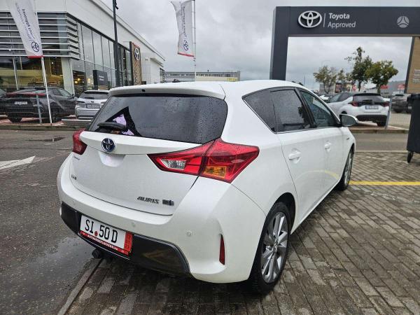 Balts Toyota Auris 2014 Šauļi, ar dzinēja tilpumu 1.80 L un nobraukumu 299 tūkst. km par 6700 €, foto 5 vietnē AUTOMOTO.COM.LV