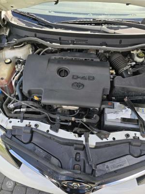 White Toyota Auris 2014 in Rokiskis, with an engine capacity of 2.00 L and mileage of 350 thousand km for 5300 €, photo 16 on AUTOMOTO.COM.LV