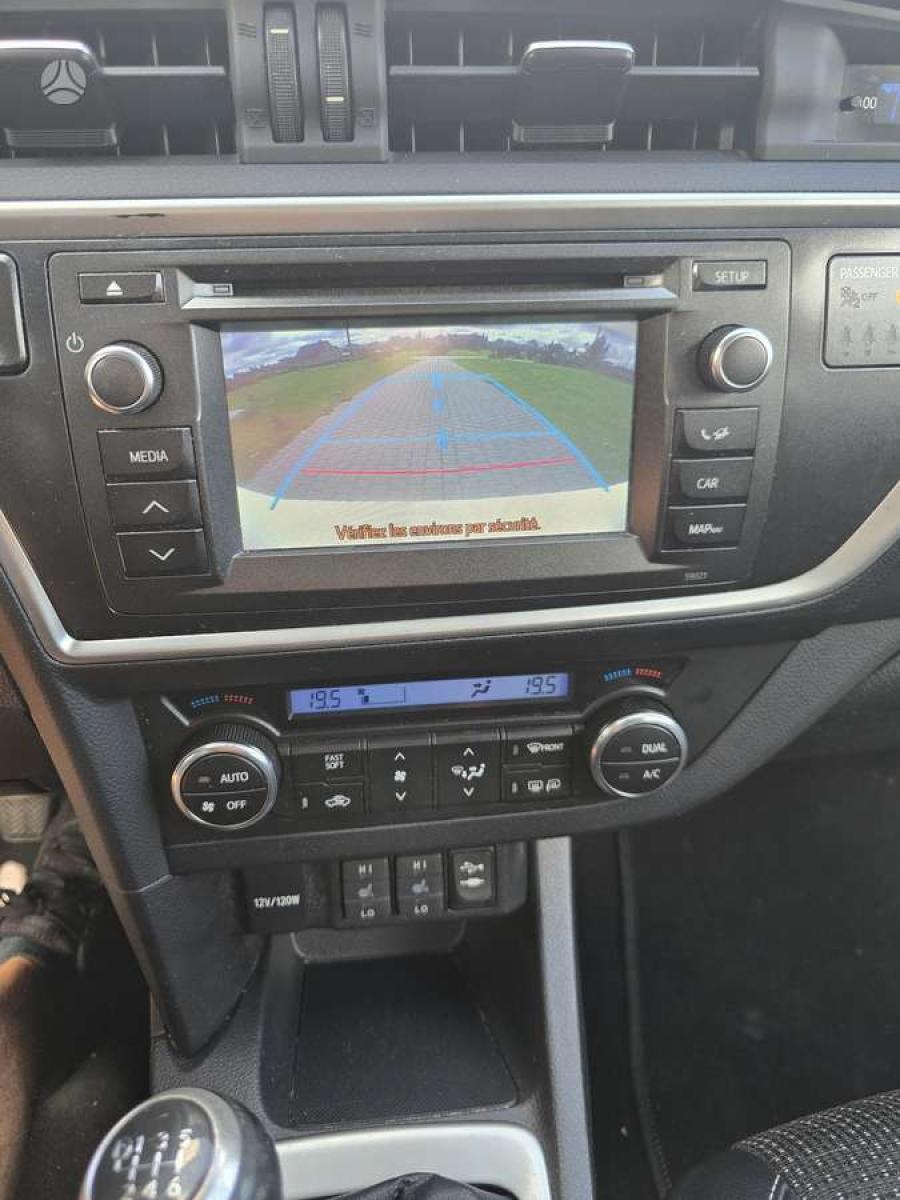 White Toyota Auris 2014 in Rokiskis, with an engine capacity of 2.00 L and mileage of 350 thousand km for 5300 €, photo 18 on AUTOMOTO.COM.LV