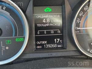 Белый Тойота Аурис 2014 в Рига, объемом двигателя 1.80 л и пробегом 139 тыс. км за 8300 €, фото 4 на AUTOMOTO.COM.LV