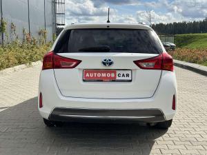 White Toyota Auris 2014 in Vilnius, with an engine capacity of 1.80 L and mileage of 295 thousand km for 5850 €, photo 8 on AUTOMOTO.COM.LV