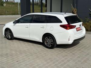 White Toyota Auris 2014 in Vilnius, with an engine capacity of 1.80 L and mileage of 295 thousand km for 5850 €, photo 10 on AUTOMOTO.COM.LV