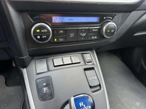 White Toyota Auris 2014 in Vilnius, with an engine capacity of 1.80 L and mileage of 295 thousand km for 5850 €, photo 21 on AUTOMOTO.COM.LV
