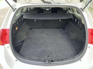 White Toyota Auris 2014 in Vilnius, with an engine capacity of 1.80 L and mileage of 295 thousand km for 5850 €, photo 29 on AUTOMOTO.COM.LV
