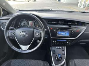 White Toyota Auris 2014 in Vilnius, with an engine capacity of 1.80 L and mileage of 295 thousand km for 5850 €, photo 37 on AUTOMOTO.COM.LV