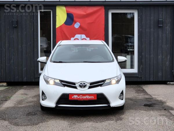 Balts Toyota Auris 2015 Rīga, ar dzinēja tilpumu 2.00 L un nobraukumu 224 tūkst. km par 7900 €, foto 2 vietnē AUTOMOTO.COM.LV