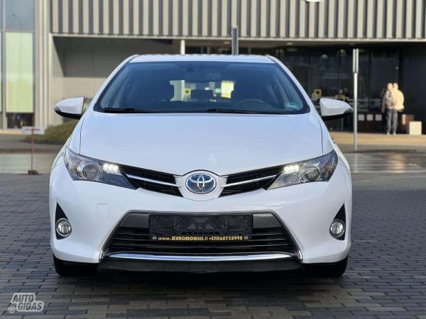 Balts Toyota Auris 2015 Šauļi, ar dzinēja tilpumu 1.80 L un nobraukumu 231 tūkst. km par 8900 €, foto 3 vietnē AUTOMOTO.COM.LV