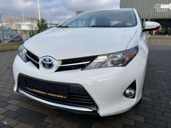 Balts Toyota Auris 2015 Šauļi, ar dzinēja tilpumu 1.80 L un nobraukumu 231 tūkst. km par 8900 €, foto 10 vietnē AUTOMOTO.COM.LV