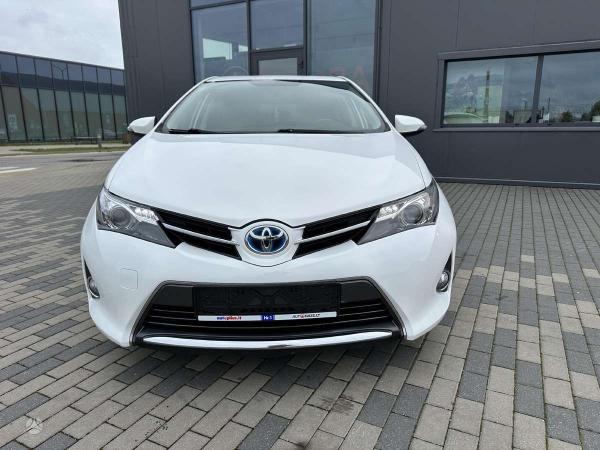 Balts Toyota Auris 2015 Šauļi, ar dzinēja tilpumu 1.80 L un nobraukumu 197 tūkst. km par 8600 €, foto 5 vietnē AUTOMOTO.COM.LV