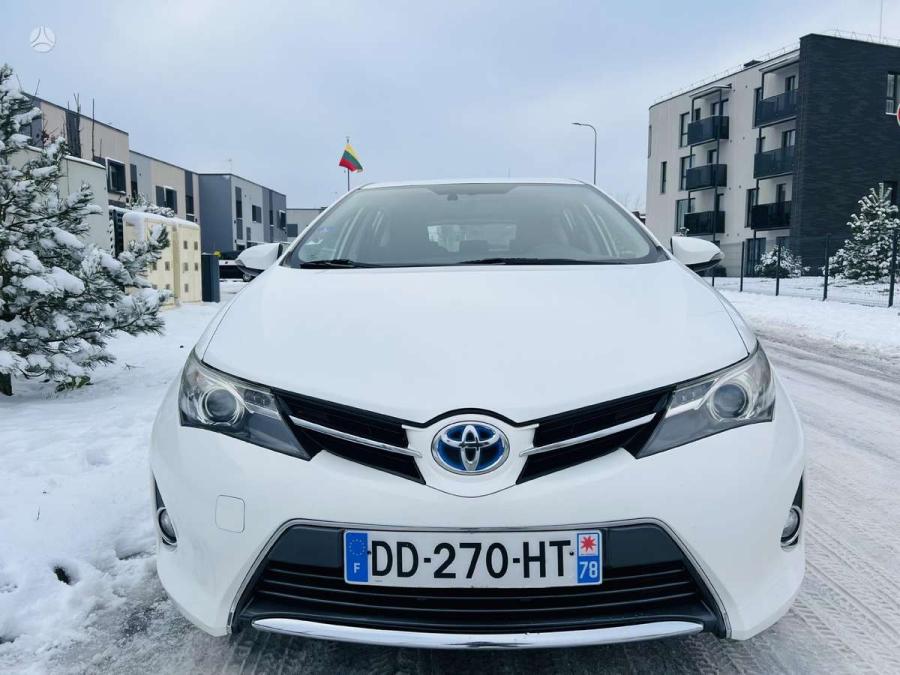 Balts Toyota Auris 2015 Kauņa, ar dzinēja tilpumu 1.80 L un nobraukumu 245 tūkst. km par 7777 €, foto 3 vietnē AUTOMOTO.COM.LV