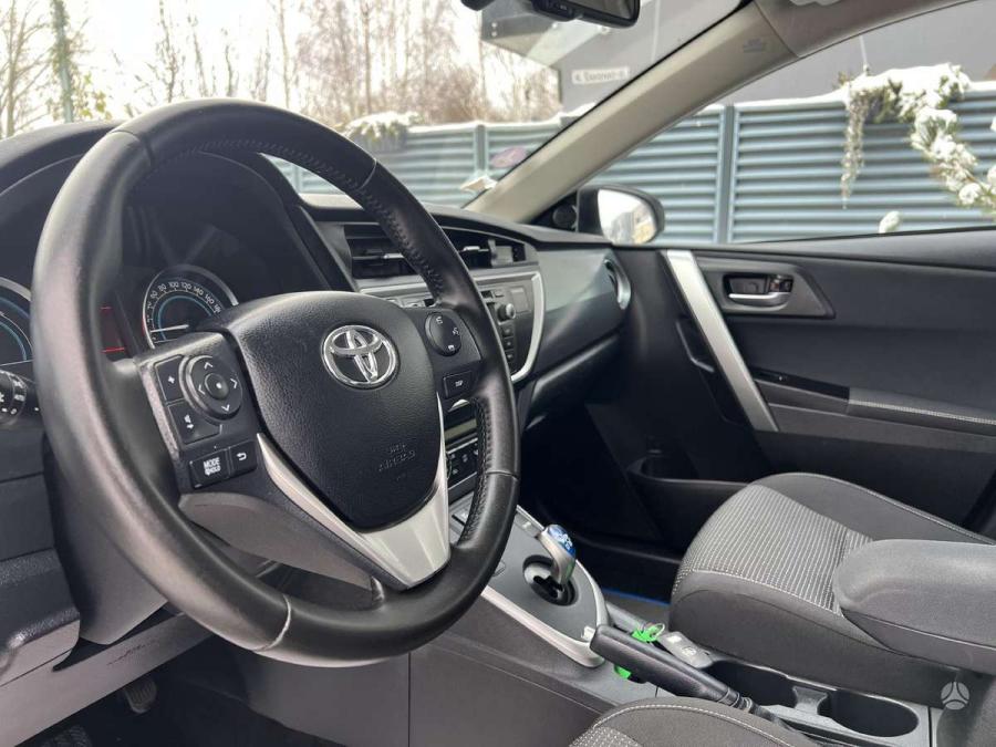 Balts Toyota Auris 2015 Kauņa, ar dzinēja tilpumu 1.80 L un nobraukumu 245 tūkst. km par 7777 €, foto 22 vietnē AUTOMOTO.COM.LV