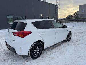 Balts Toyota Auris 2015 Šauļi, ar dzinēja tilpumu 1.80 L un nobraukumu 196 tūkst. km par 8700 €, foto 3 vietnē AUTOMOTO.COM.LV