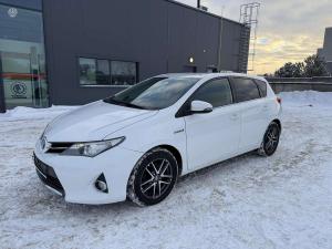 Balts Toyota Auris 2015 Šauļi, ar dzinēja tilpumu 1.80 L un nobraukumu 196 tūkst. km par 8700 €, foto 4 vietnē AUTOMOTO.COM.LV