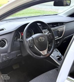Balts Toyota Auris 2015 Kauņa, ar dzinēja tilpumu 1.80 L un nobraukumu 220 tūkst. km par 8200 €, foto 7 vietnē AUTOMOTO.COM.LV