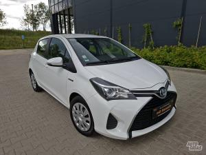 Balts Toyota Auris 2015 Viļņa, ar dzinēja tilpumu 1.50 L un nobraukumu 198 tūkst. km par 7950 €, foto  vietnē AUTOMOTO.COM.LV