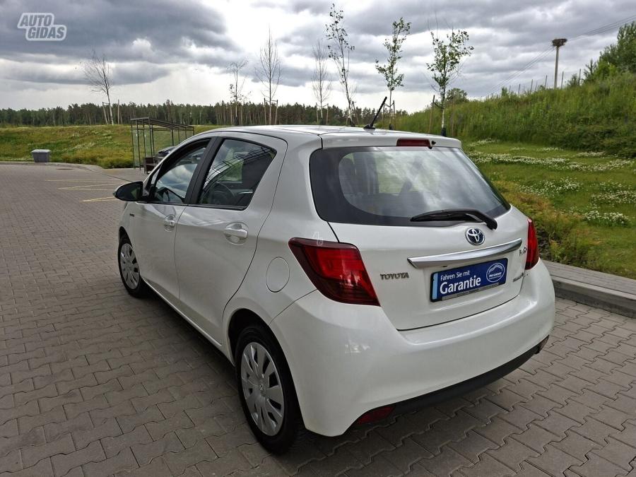 Balts Toyota Auris 2015 Viļņa, ar dzinēja tilpumu 1.50 L un nobraukumu 198 tūkst. km par 7950 €, foto 6 vietnē AUTOMOTO.COM.LV