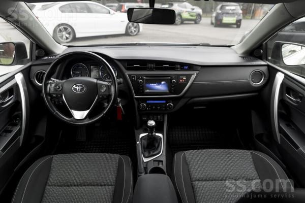 Balts Toyota Auris 2015 Rīga, ar dzinēja tilpumu 2.00 L un nobraukumu 224 tūkst. km par 7200 €, foto 9 vietnē AUTOMOTO.COM.LV