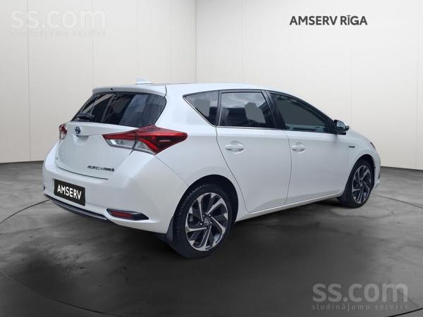 Balts Toyota Auris 2015 Rīga, ar dzinēja tilpumu 1.80 L un nobraukumu 82 tūkst. km par 10900 €, foto 2 vietnē AUTOMOTO.COM.LV