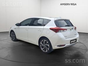 Balts Toyota Auris 2015 Rīga, ar dzinēja tilpumu 1.80 L un nobraukumu 82 tūkst. km par 10900 €, foto 5 vietnē AUTOMOTO.COM.LV