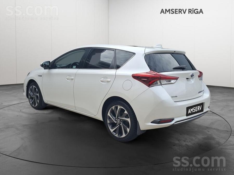 Balts Toyota Auris 2015 Rīga, ar dzinēja tilpumu 1.80 L un nobraukumu 82 tūkst. km par 10900 €, foto 5 vietnē AUTOMOTO.COM.LV