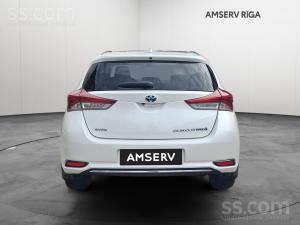 Balts Toyota Auris 2015 Rīga, ar dzinēja tilpumu 1.80 L un nobraukumu 82 tūkst. km par 10900 €, foto 7 vietnē AUTOMOTO.COM.LV