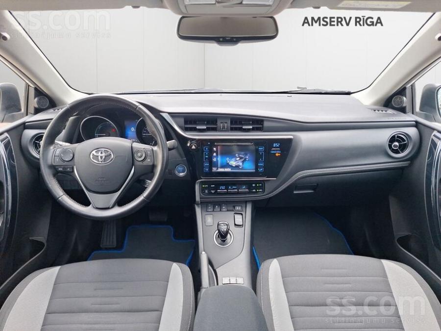 Balts Toyota Auris 2015 Rīga, ar dzinēja tilpumu 1.80 L un nobraukumu 82 tūkst. km par 10900 €, foto 10 vietnē AUTOMOTO.COM.LV