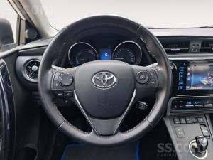 Balts Toyota Auris 2015 Rīga, ar dzinēja tilpumu 1.80 L un nobraukumu 82 tūkst. km par 10900 €, foto 17 vietnē AUTOMOTO.COM.LV