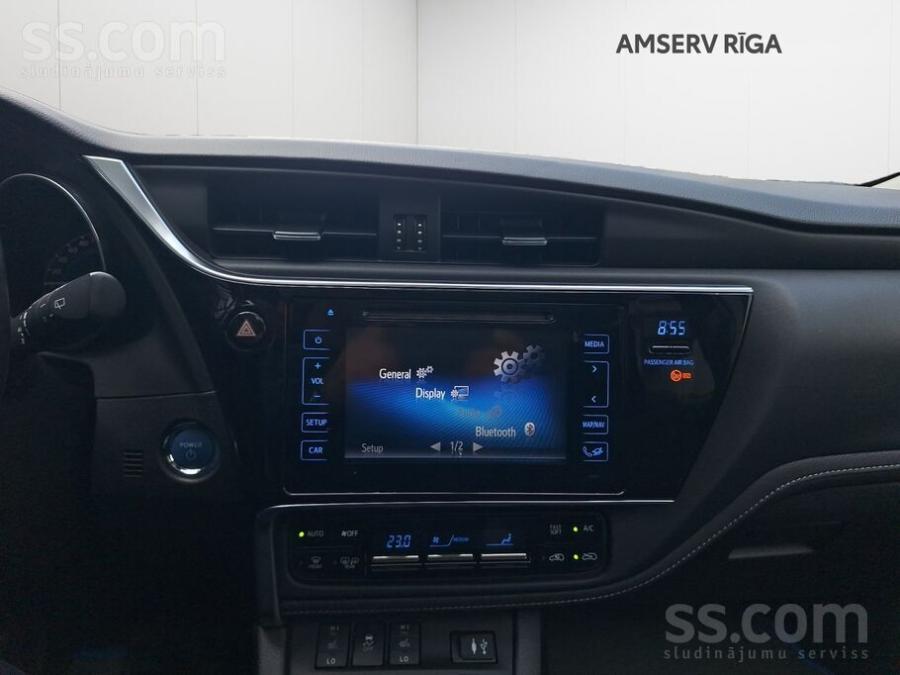 Balts Toyota Auris 2015 Rīga, ar dzinēja tilpumu 1.80 L un nobraukumu 82 tūkst. km par 10900 €, foto 18 vietnē AUTOMOTO.COM.LV