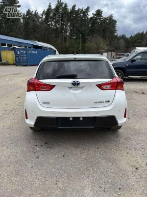 Balts Toyota Auris 2015 Viļņa, ar dzinēja tilpumu 1.80 L un nobraukumu 147 tūkst. km par 9250 €, foto 5 vietnē AUTOMOTO.COM.LV