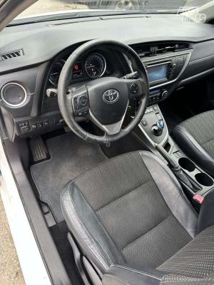 Balts Toyota Auris 2015 Viļņa, ar dzinēja tilpumu 1.80 L un nobraukumu 147 tūkst. km par 9250 €, foto 6 vietnē AUTOMOTO.COM.LV