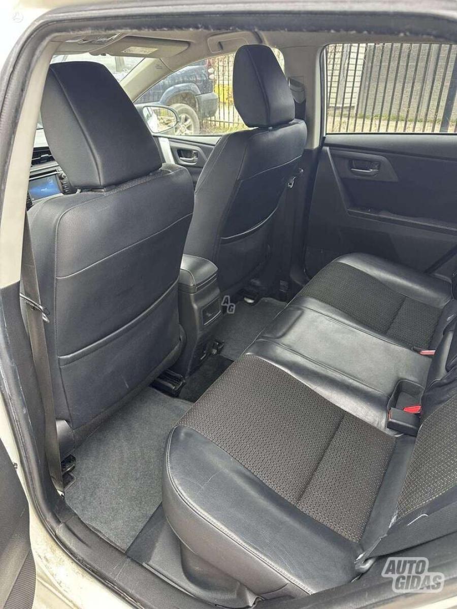 Balts Toyota Auris 2015 Viļņa, ar dzinēja tilpumu 1.80 L un nobraukumu 147 tūkst. km par 9250 €, foto 10 vietnē AUTOMOTO.COM.LV