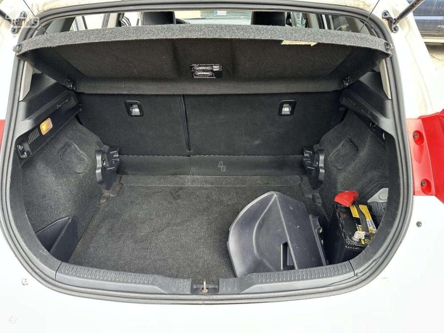 Balts Toyota Auris 2015 Viļņa, ar dzinēja tilpumu 1.80 L un nobraukumu 147 tūkst. km par 9250 €, foto 11 vietnē AUTOMOTO.COM.LV