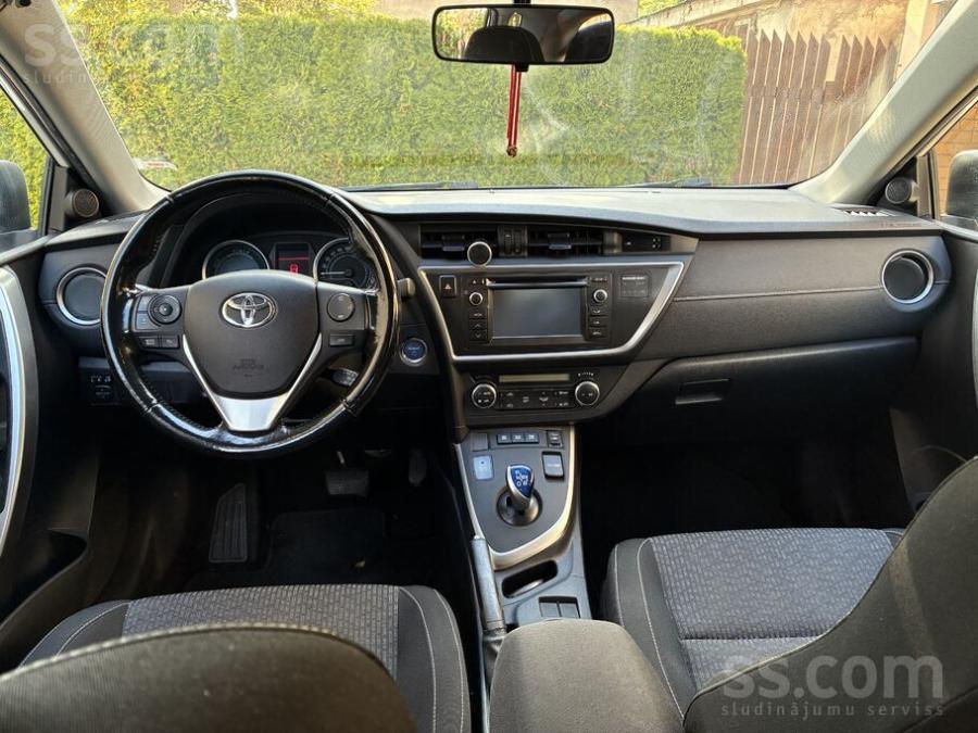 Balts Toyota Auris 2015 Rīga, ar dzinēja tilpumu 1.80 L un nobraukumu 168 tūkst. km par 8500 €, foto 7 vietnē AUTOMOTO.COM.LV