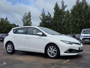 White Toyota Auris 2015 in Taurage, with an engine capacity of 1.60 L and mileage of 269 thousand km for 5700 €, photo 4 on AUTOMOTO.COM.LV